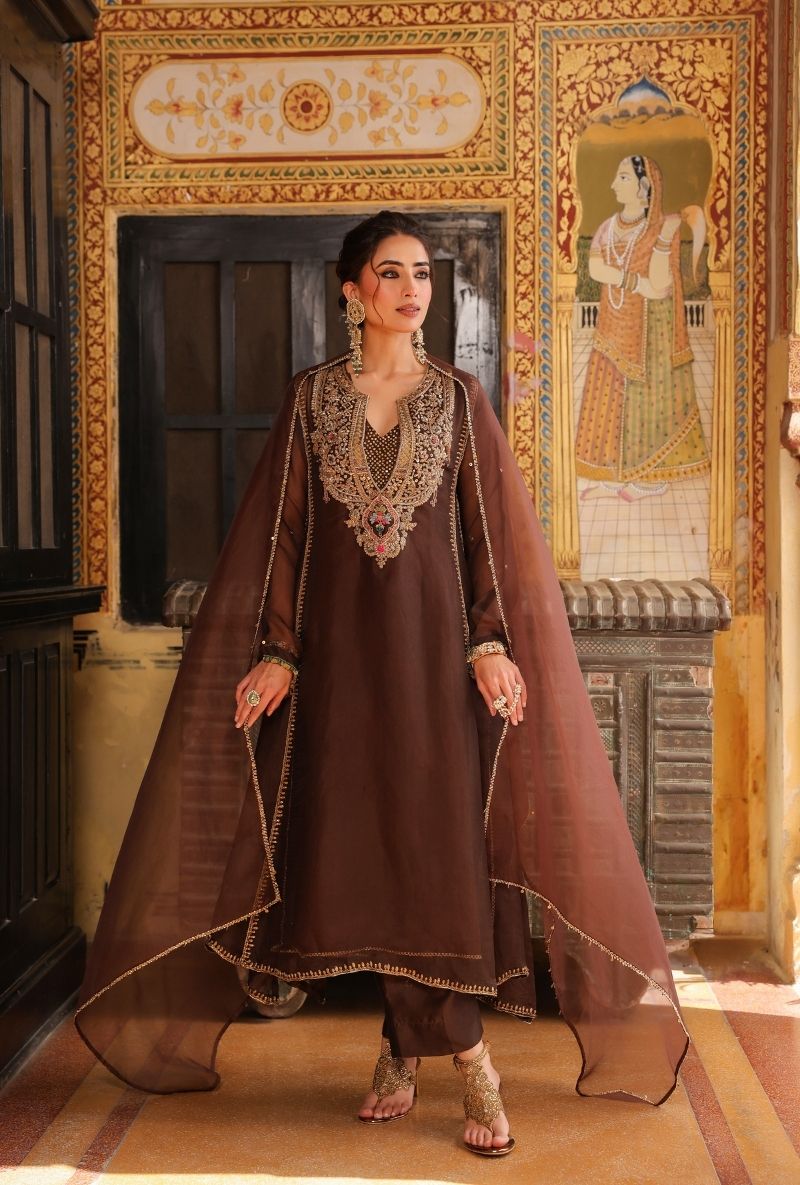 Brown Pakhi Yoke Pheran Long Mehfil Kurta Set – Misri By Meghna Nayyar