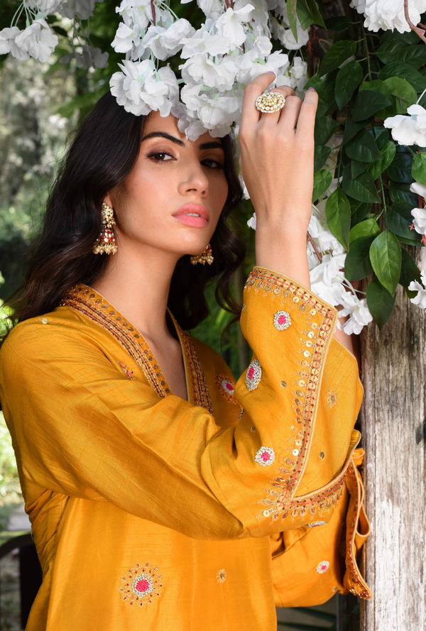 Yellow Single Mandala Butti Set